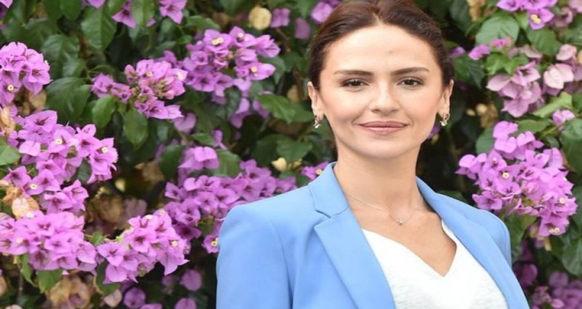 Ünlü oyuncu Sinem Öztürk Uslu